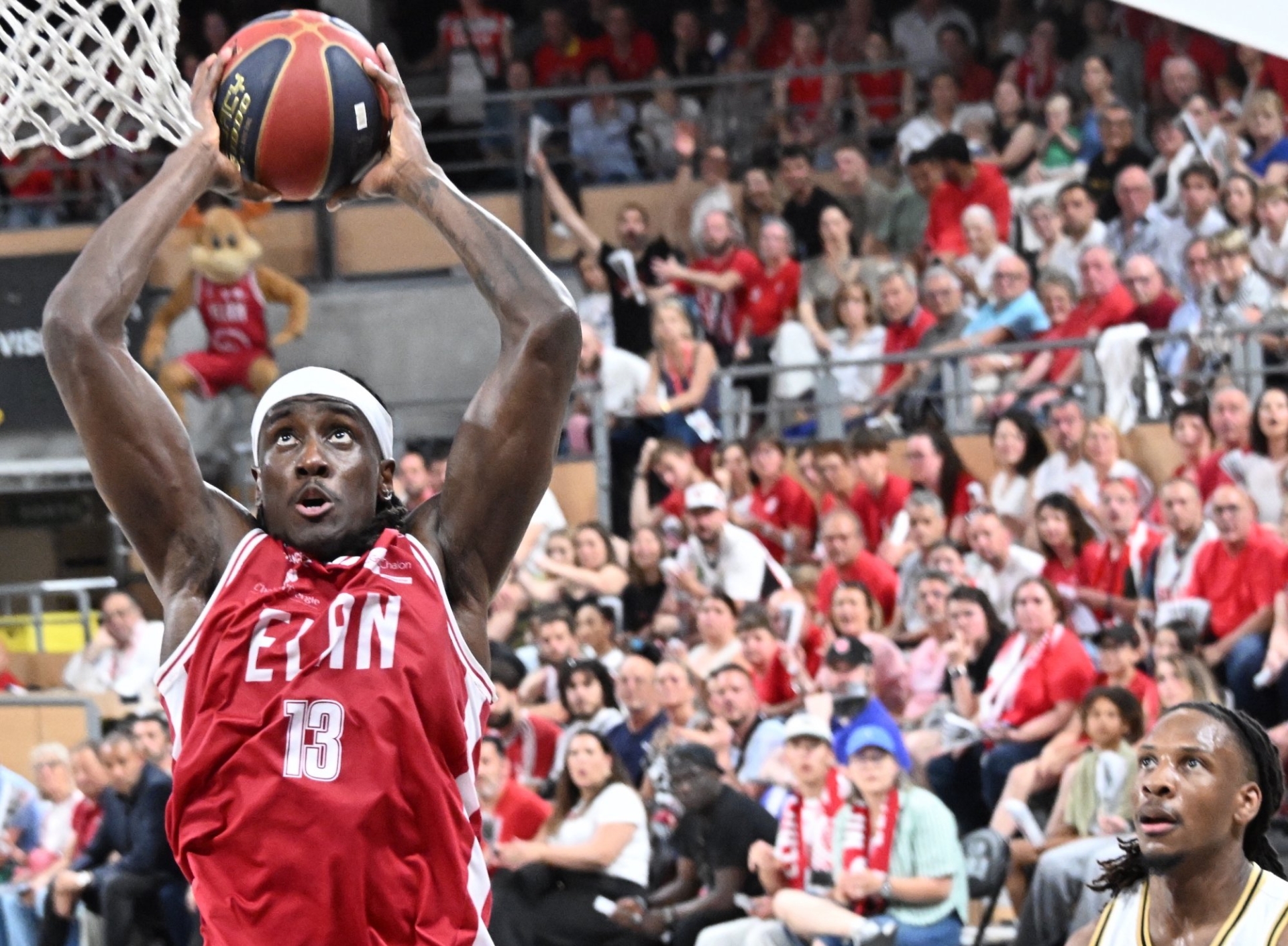Chalon remporte le match retour contre l'ASVEL ... la Belle se jouera ...
