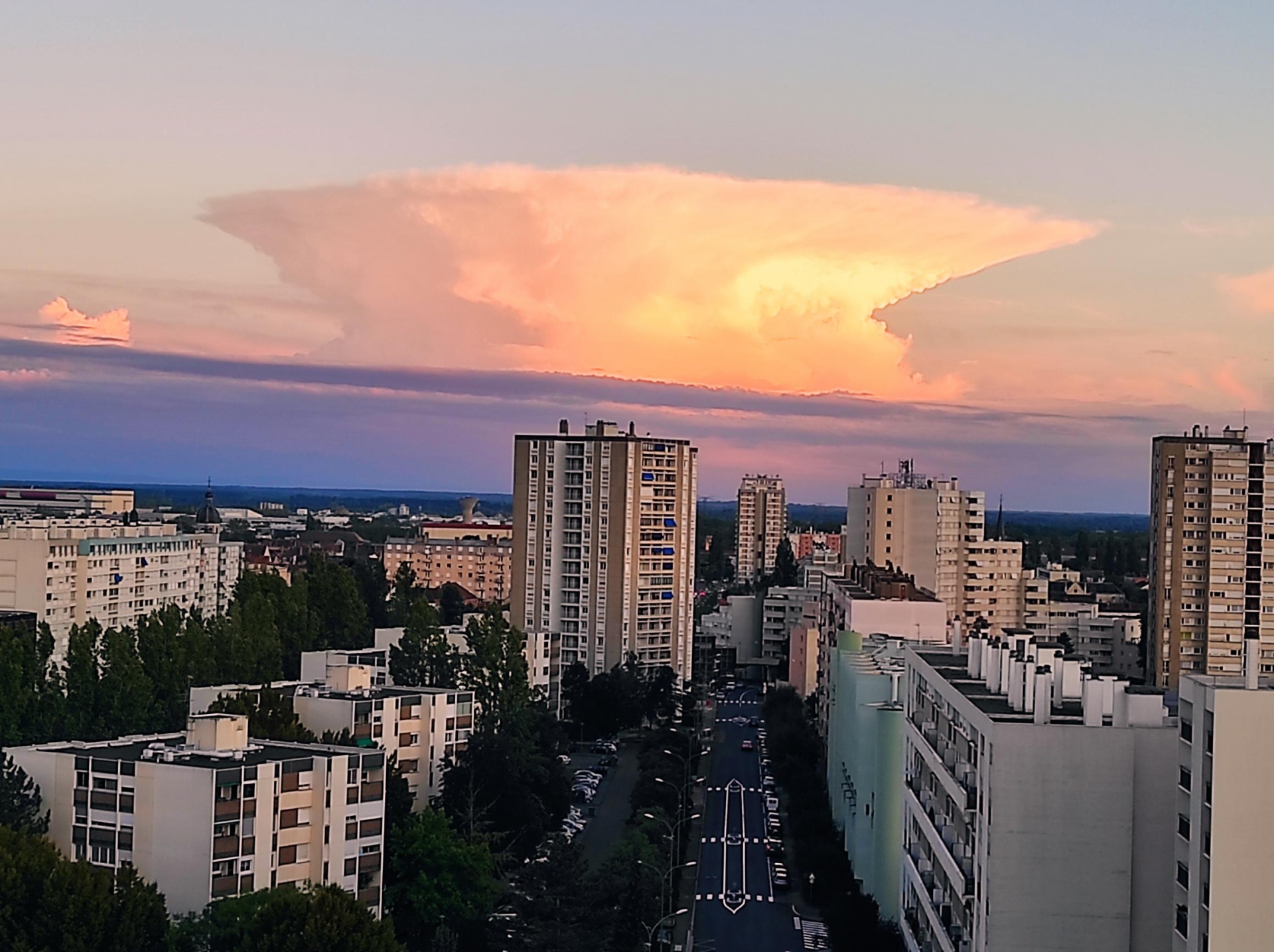 Comme des allures d'essai atomique à Chalon ! - info-chalon.com - Toute ...