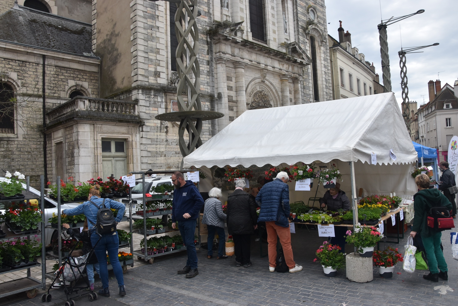 L’événement ‘Place aux fleurs’, place de l'Hôtel de Ville a connu un ...