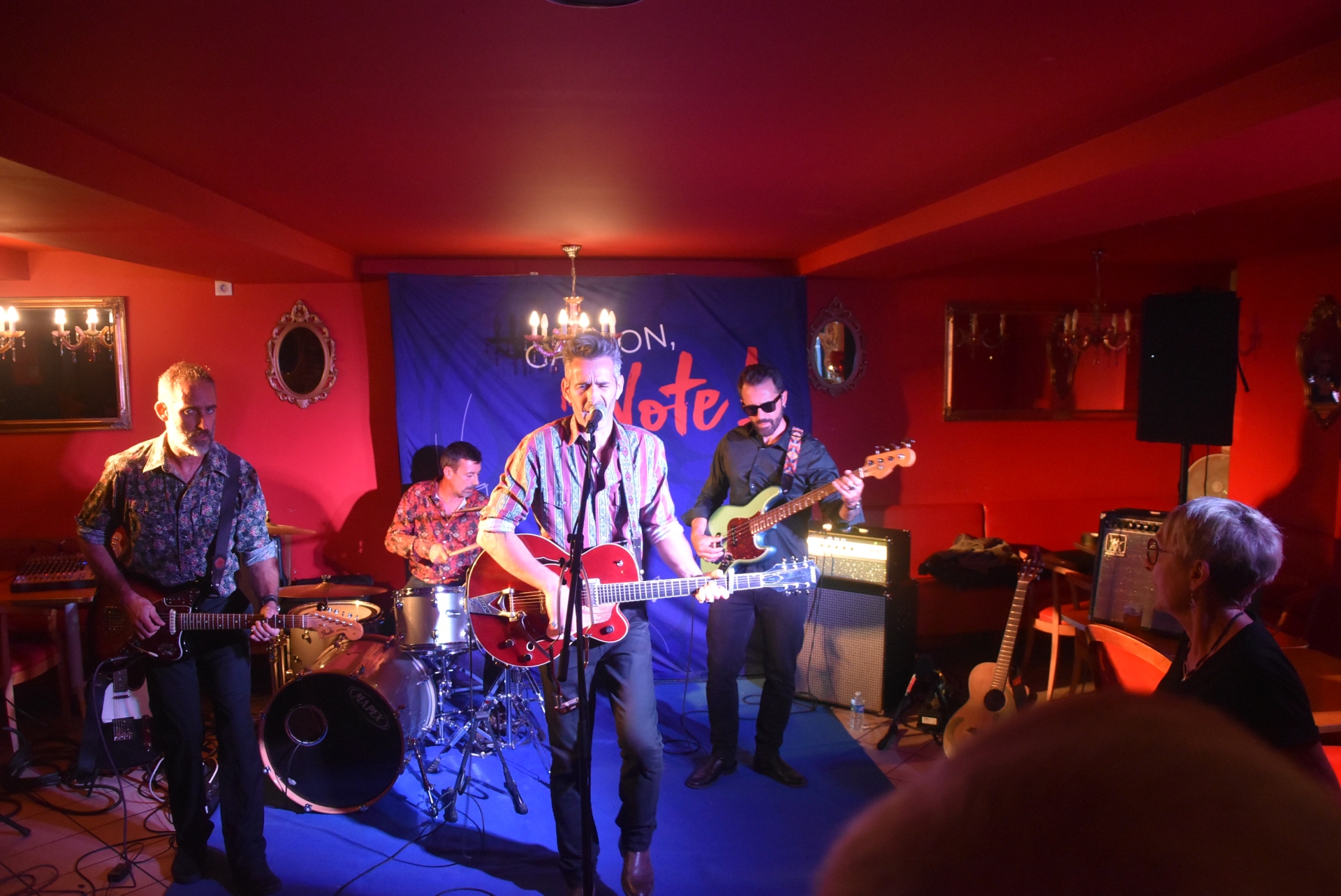 Chalon-sur-Saône : Dans le cadre du Festival ‘Garçon la Note’, le bar ...