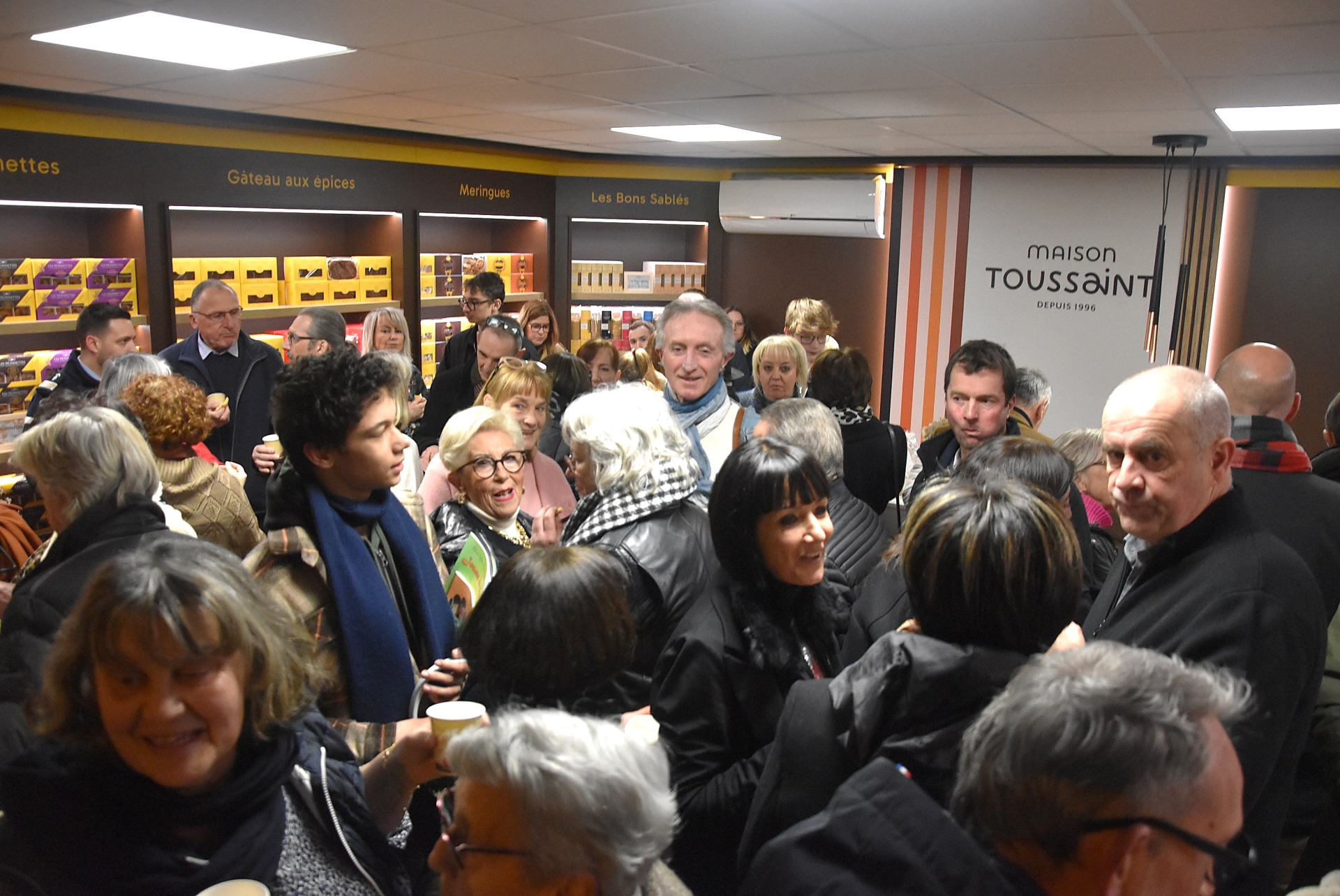 Soirée d’inauguration réussie pour le nouveau commerce chalonnais ‘La ...
