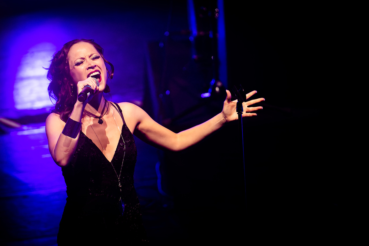CARNABAND'S SHOW - La chanteuse Candice Parise enverra des paillettes ...