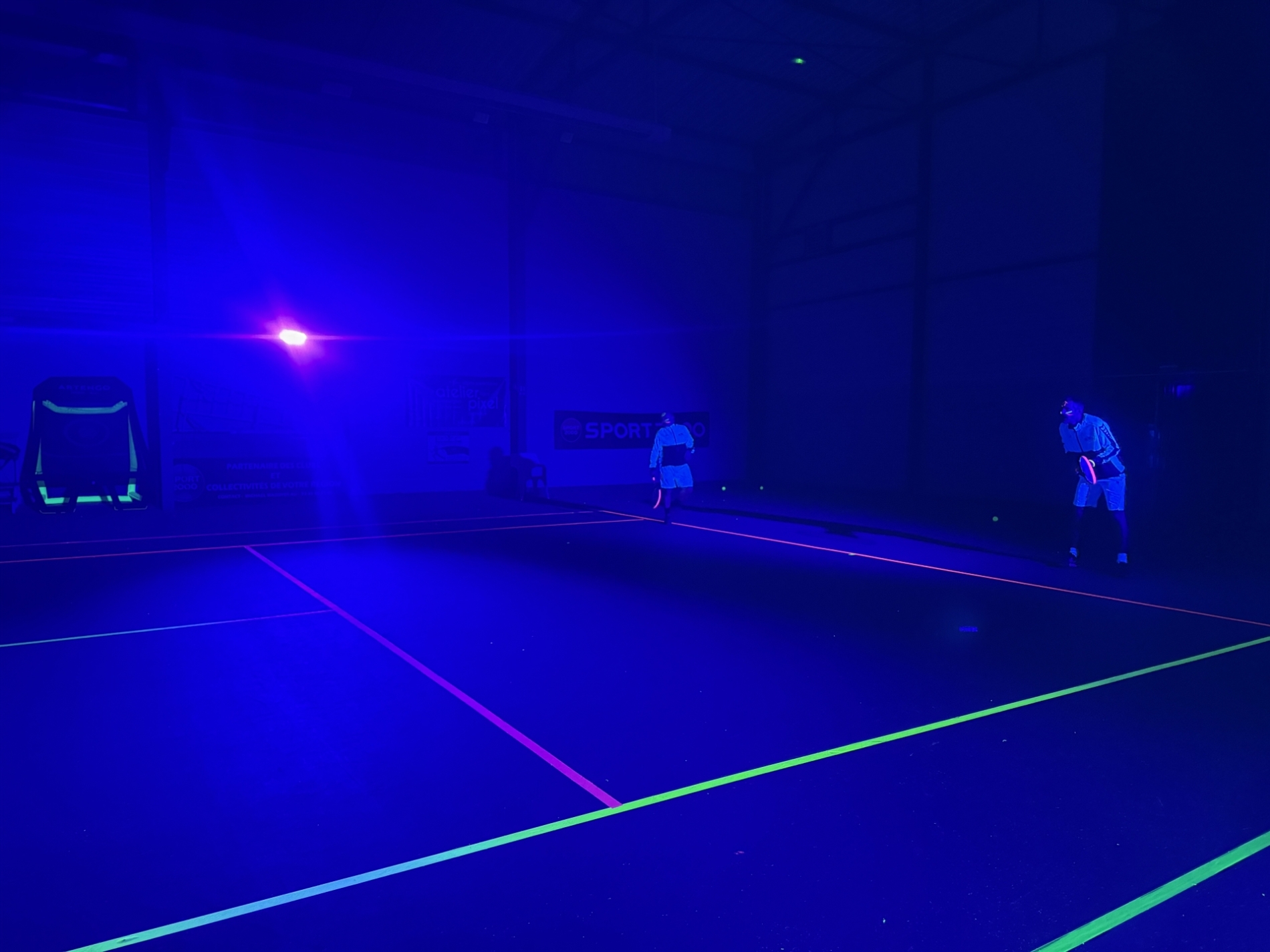 Tournoi de Tennis fluo : franc succès pour la toute première édition du ...